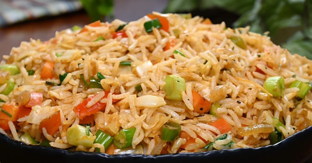 Pikantná wok smažená Basmati ryža so zeleninou na ázijský spôsob ...